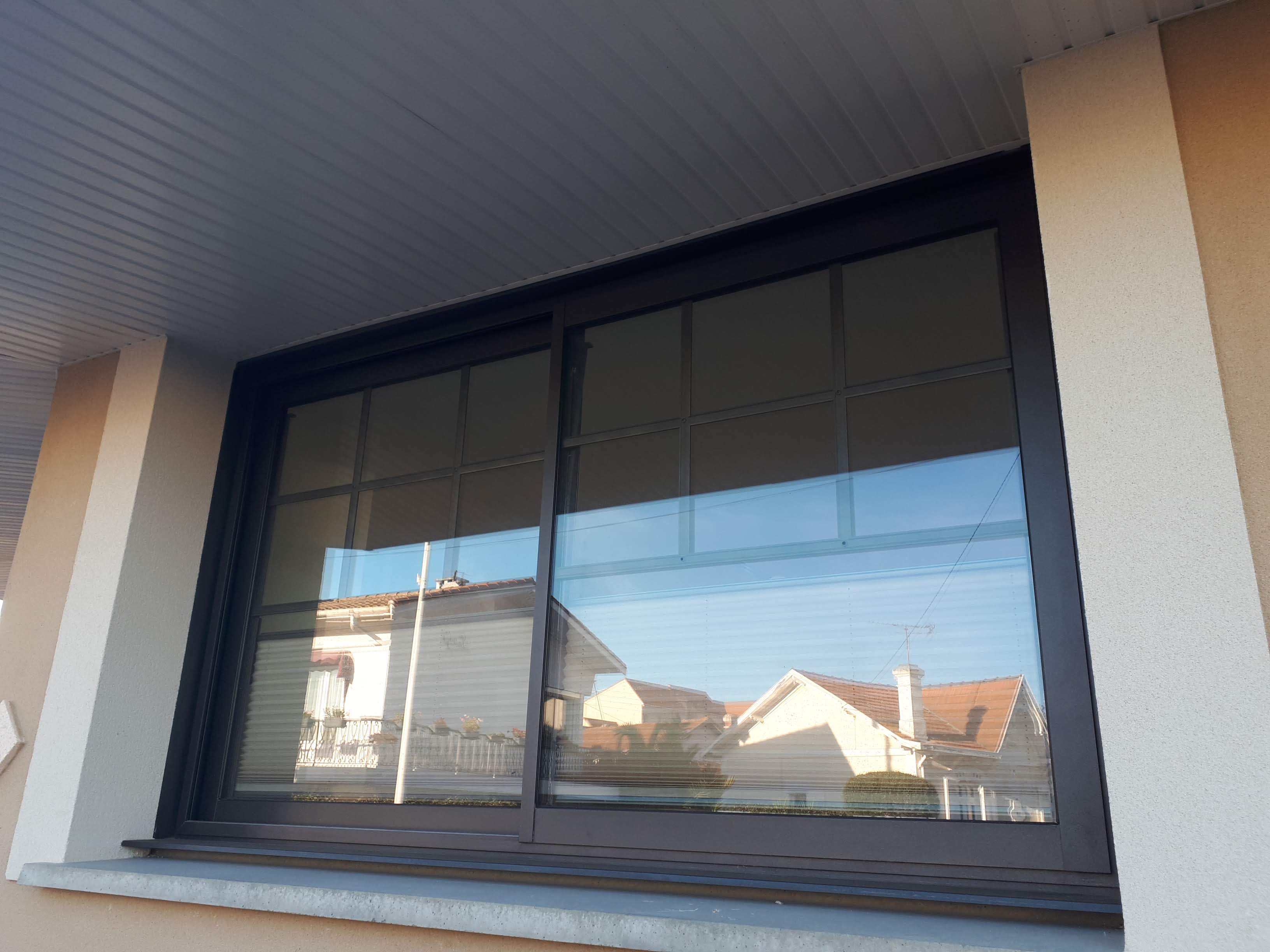 Chantier Menuiserie alu avec petit bois intrabivaire - Les Menuisiers ...